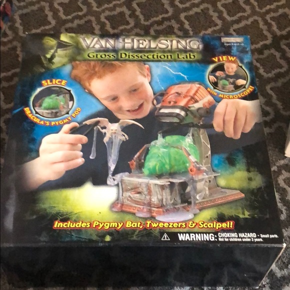 Universal | Toys | Van Helsing Gross Dissection Lab Pygmy Bat Nib ...